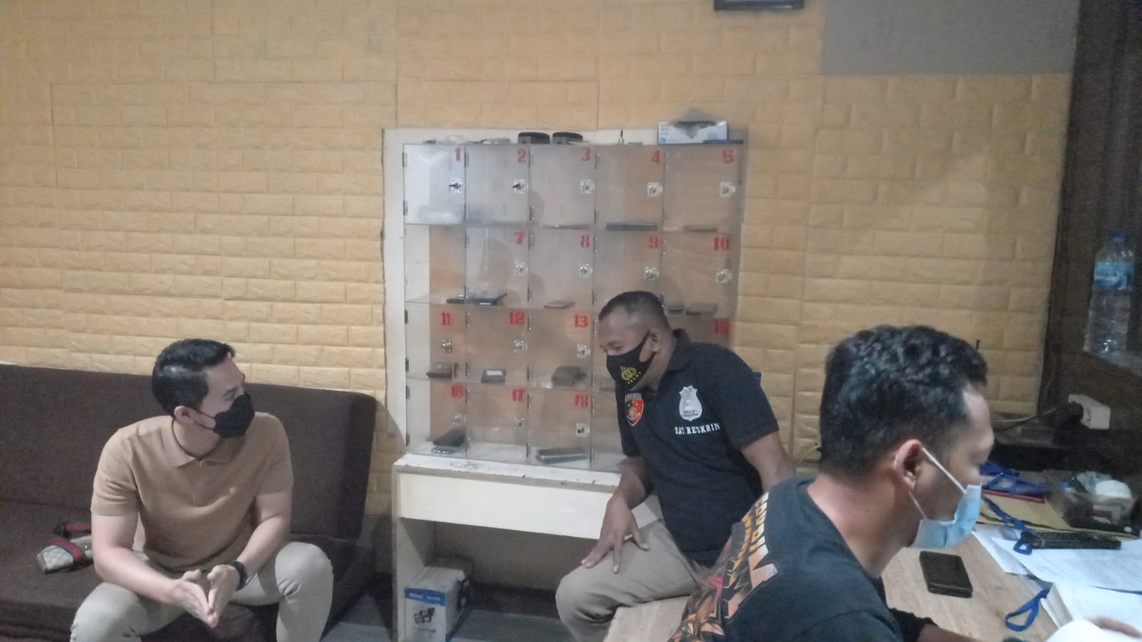 Lengkapi Keterangan Penyidik, Artis Pemeran Ganteng ganteng Serigala ...